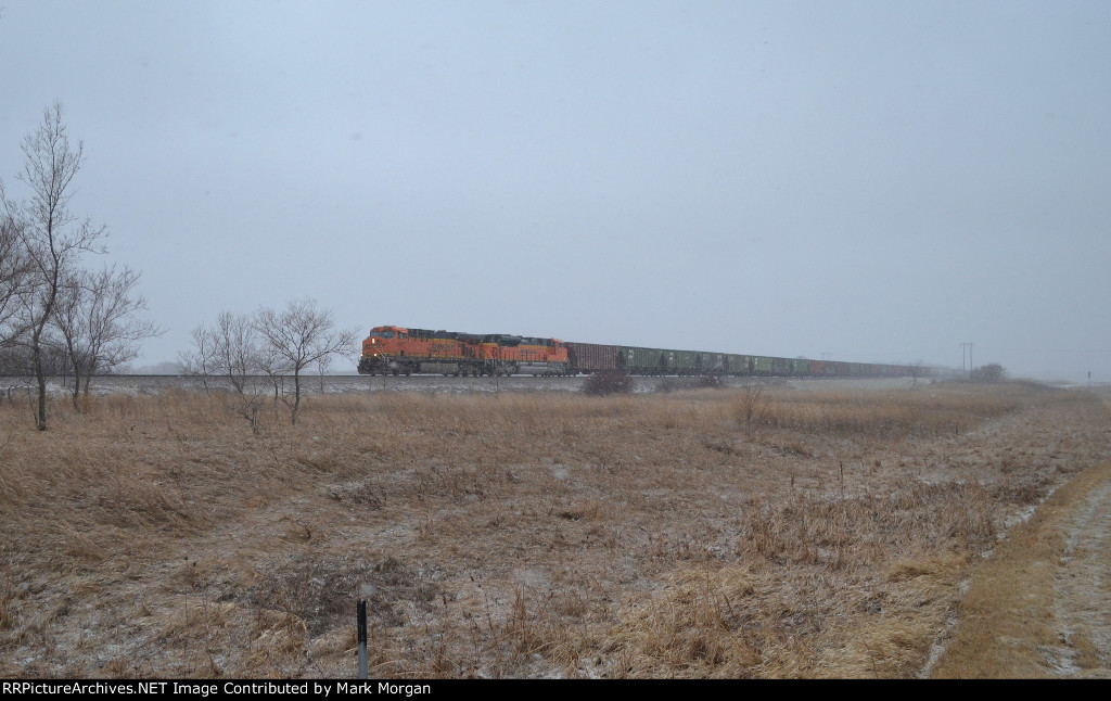 BNSF ES44AC 5907